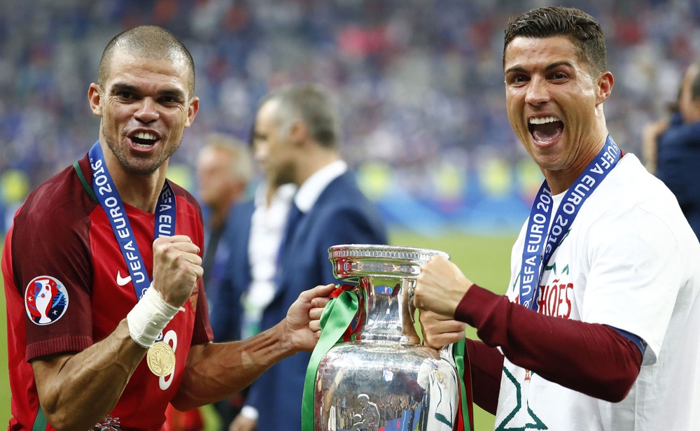 بيبي: كريستيانو بمثابة الأب... إنه أفضل لاعب في العالم